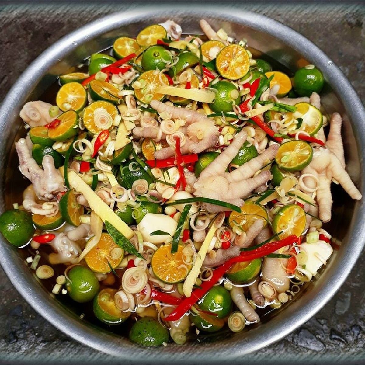 Cách làm chân gà ngâm sả tắc ngon ngất ngây